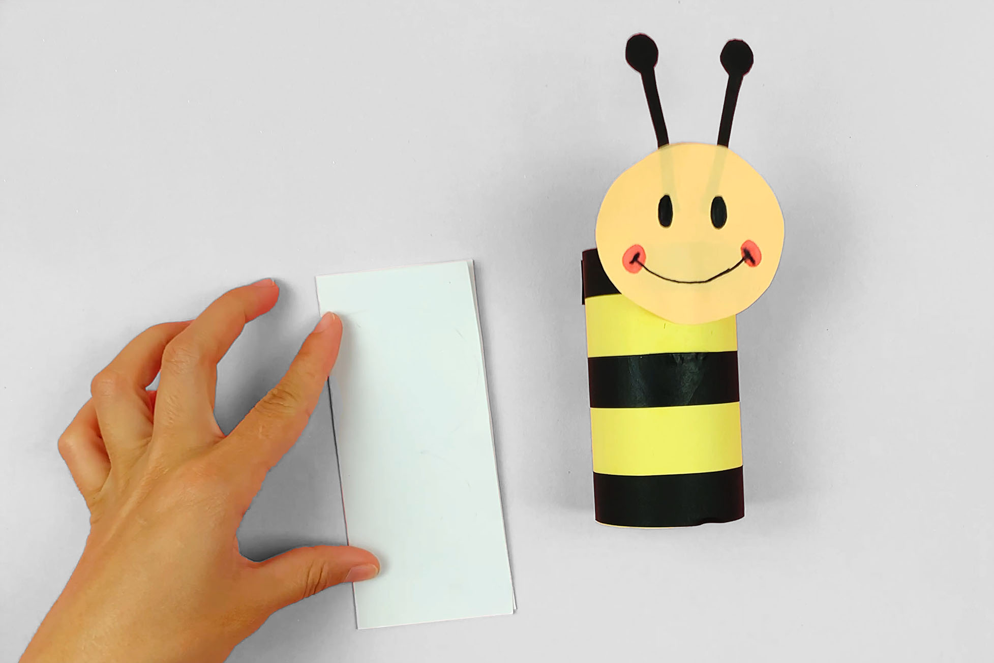 DIY Cute Bee for Kids: Free easy Step-by-Step Craft Guide with Video